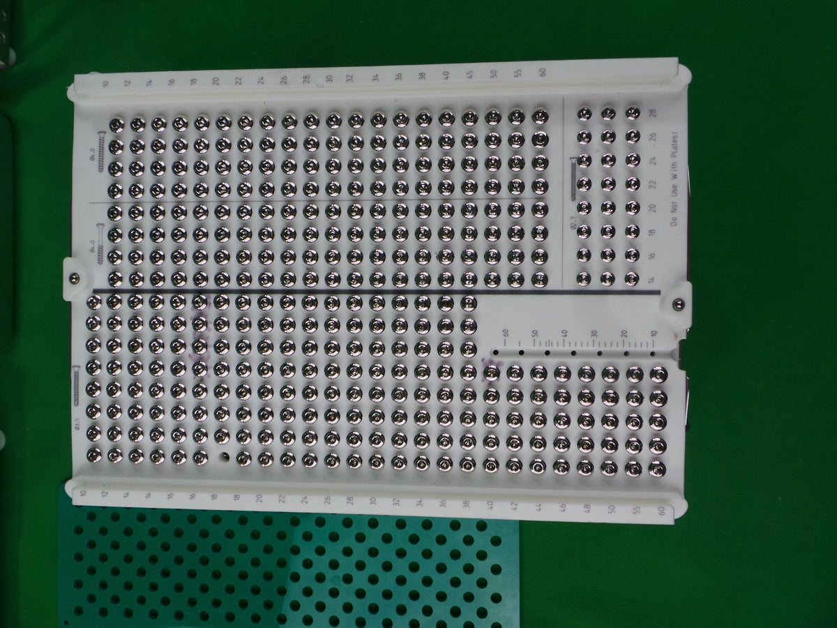 Stryker Osteosynthesis AxSOS Locking Plate System Small Fragment Impla ...