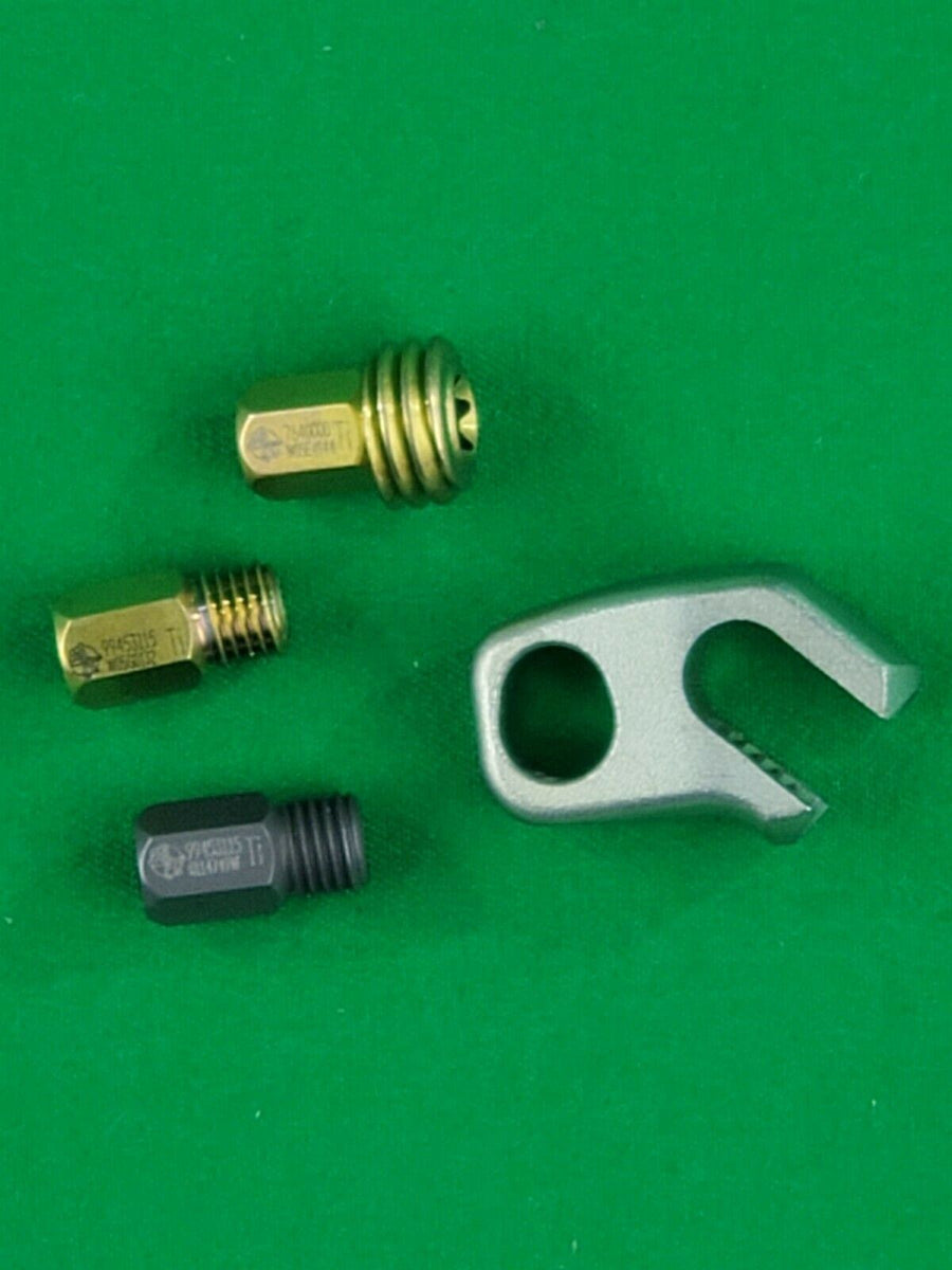 Medtronic Sofamor Danek Rod to Rod Ti Connector and Set screw Module 7 ...